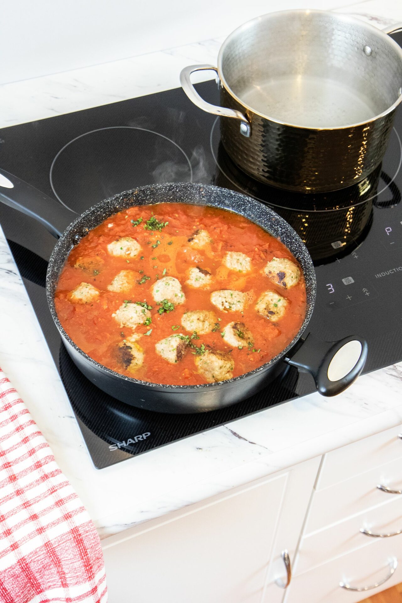 Comparing the Best Cooktops for Your Kitchen Renovation