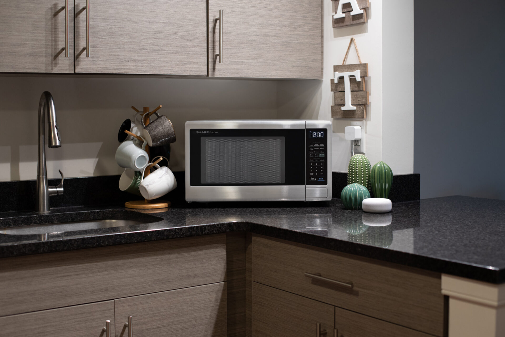 What is a Smart Microwave and What Does It Do? - Simply Better Living